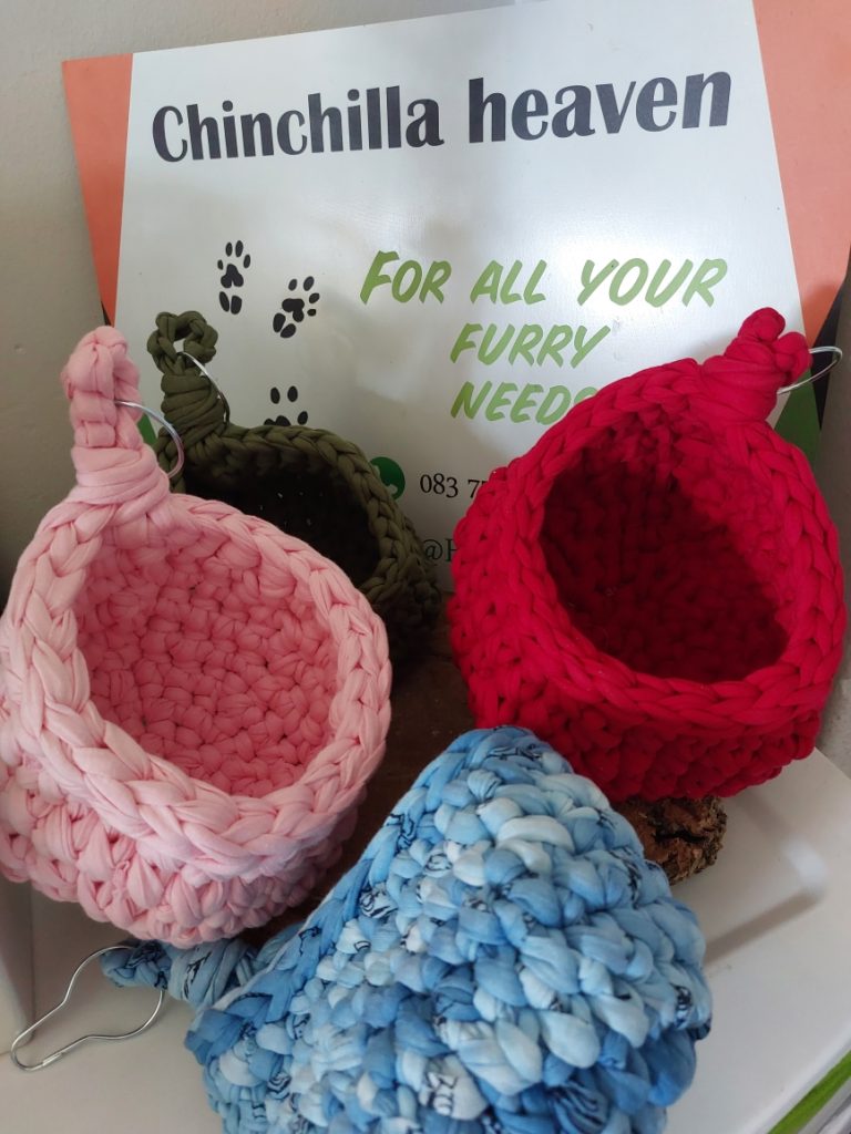 Yarn Hay bag – Chinchilla Heaven